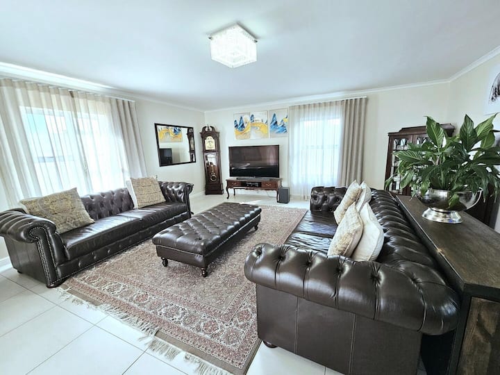 Portmarnock House , 4 Bedroom - Cape Town - Parklands