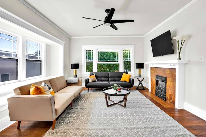 Charming Craftsman Near Dtla - Los Angeles, CA