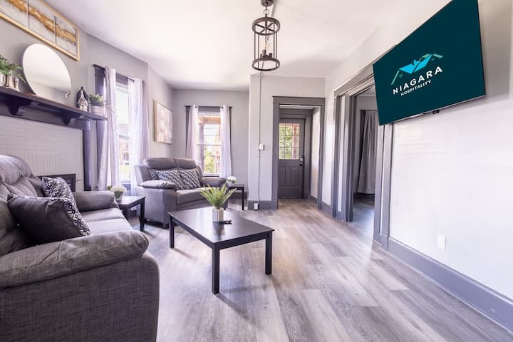 Comfortable 6br 2bath In The Heart Of Niagara Fall - Niagara Falls, NY