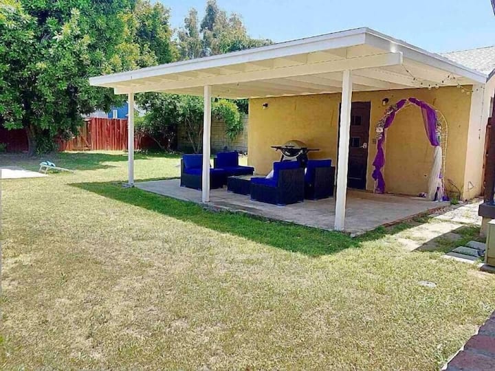 Large Fenced Yard, Pool Table, Disney Central - Anaheim