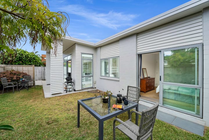 Sunny Seaside Retreat - Papamoa Beach - Papamoa
