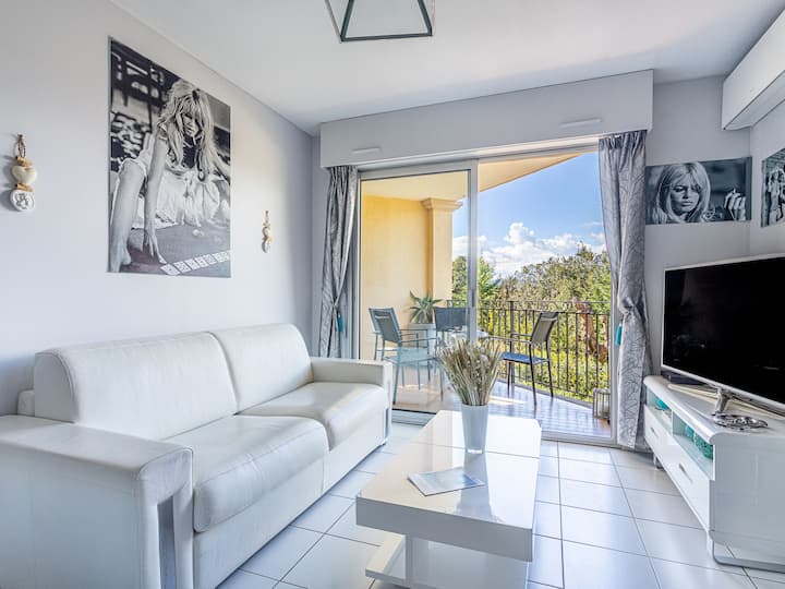 Le Clos Sainte Anne By Interhome - Saint-Tropez