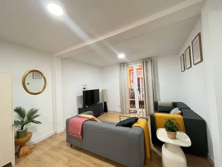 Casa Urriés Histórico Y Parking - Zaragoza, España