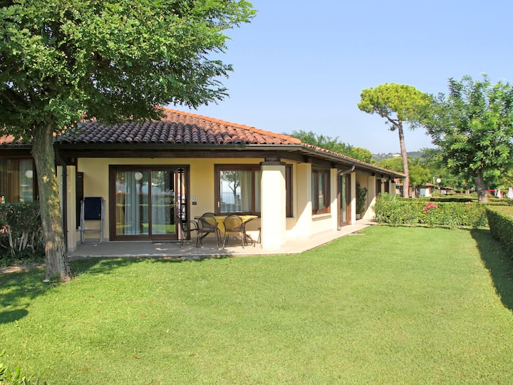 Front Lake Resort Le Corti Del Lago By Interhome - Lake Garda