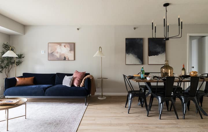 2 Br Luxe: Sleeps 7 | King Bed | Prime Location - Washington, D.C.