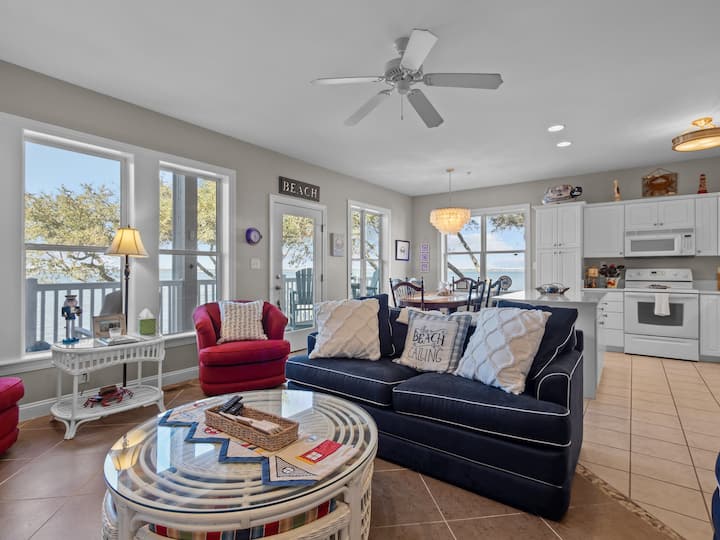 Soundfront Retreat With Pools & Beach Access - Emerald Isle, NC