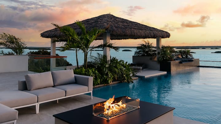Ocean Breeze Villa - Turks and Caicos Islands