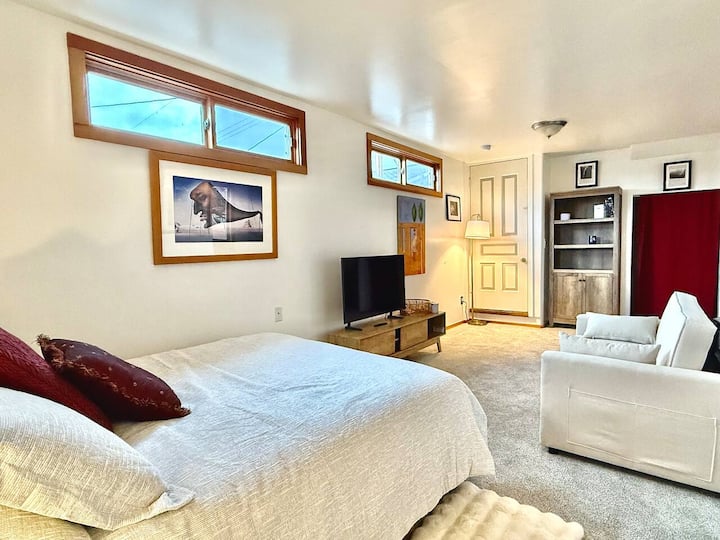 Historic Downtown Carriage House - アルケータ, CA