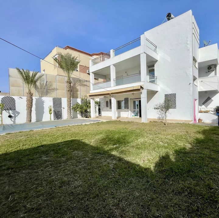 Villa De Luxe Avec Piscine Près De La Mer à Hergla - Sousse