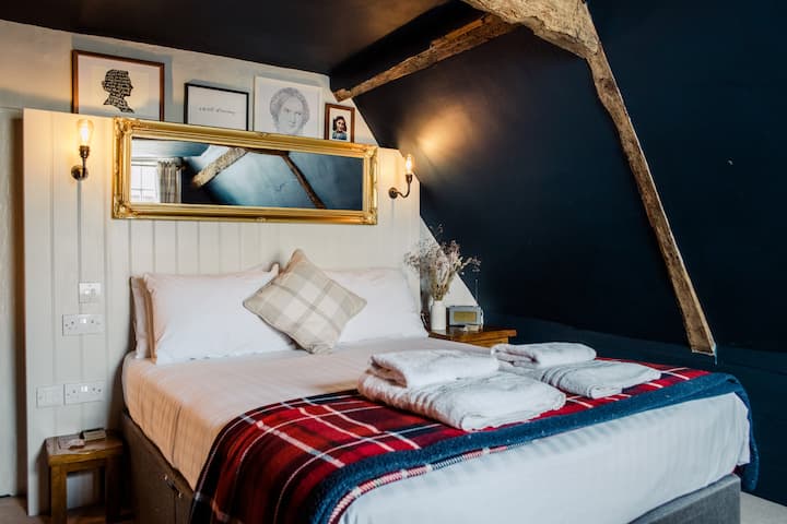 Deluxe Double Room With Rolltop Bath - Canterbury