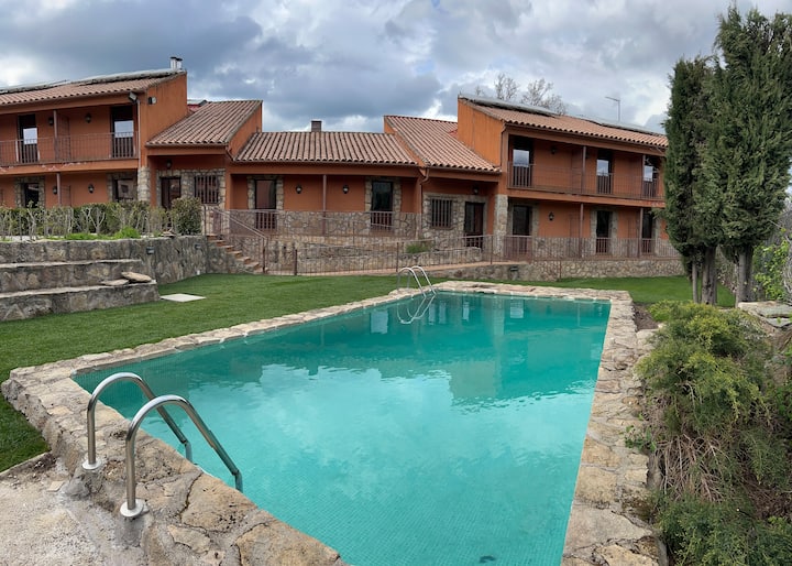 La Posada De Fresnedilla (21 Habitaciones) - Sotillo de la Adrada