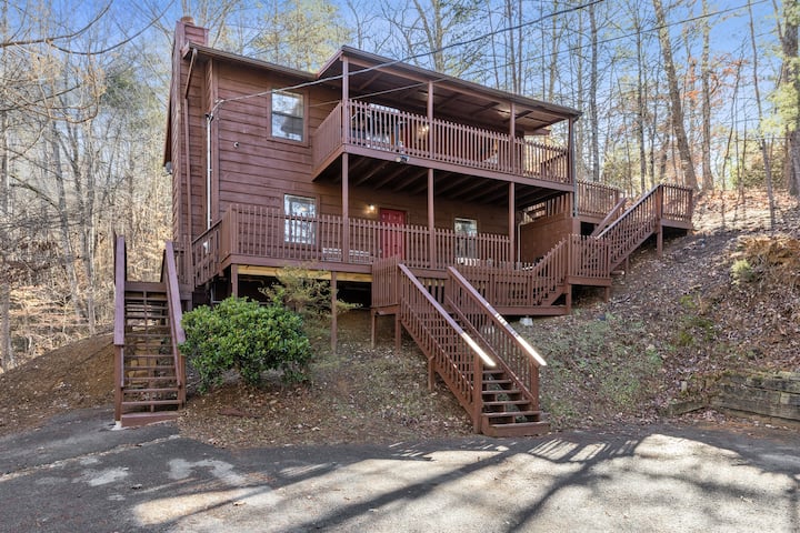 Tennessee Timber Retreat - Cabin/hottub/pets/wifi - Pigeon Forge, TN