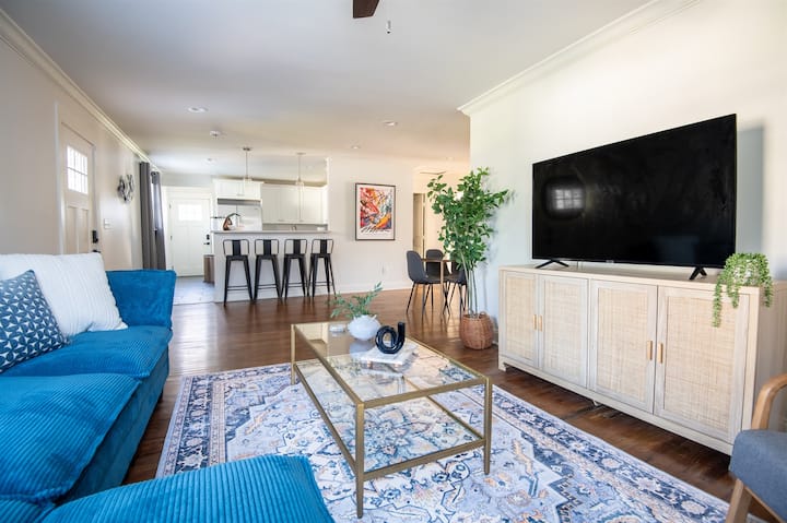 Crestwood Bloom 3br Getaway W/ Patio & Backyard - Birmingham, AL
