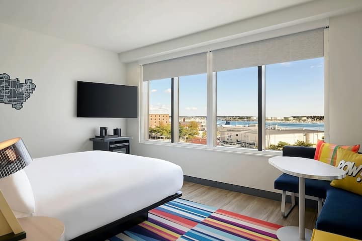 Ideal Romantic Stay Near Scenic Waterfront Views - Portland, ME