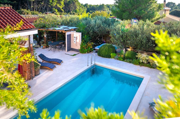 Maison Pamaroka (V5432-k1) - Brodarica