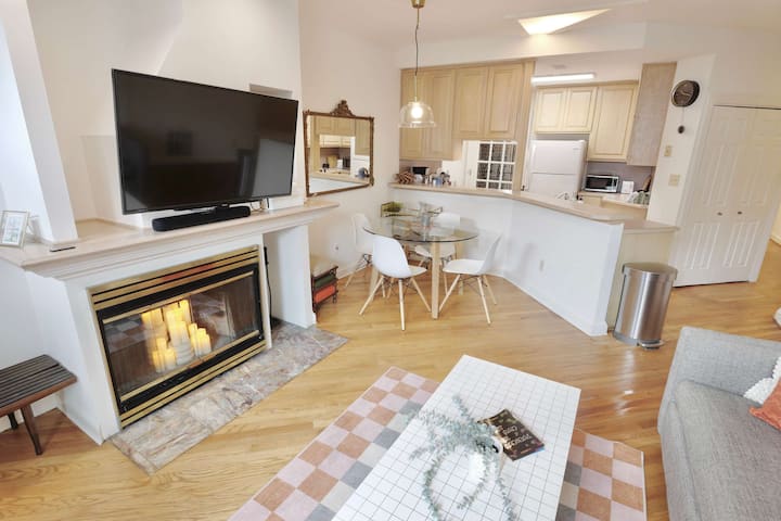 Whimsical Cottage Eastern Market - Parking - Washington, DC