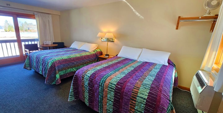 Juniper Motel -Waterfront- Double Queen W/jacuzzi - Greenville, ME