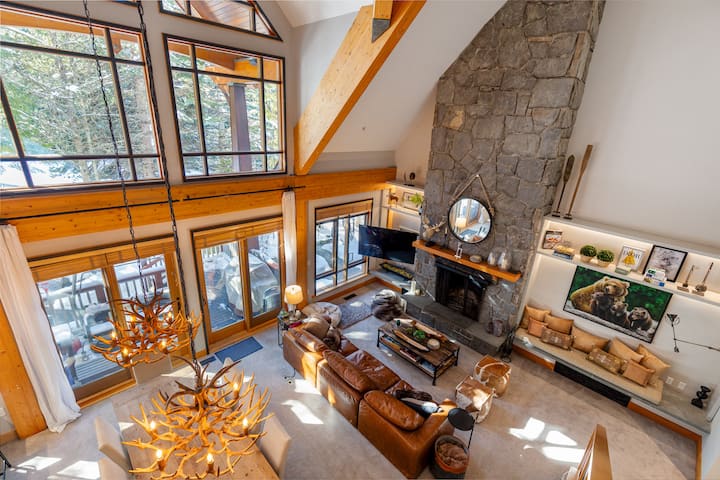 Luxury And True Ski In/out With Private Hot Tub - Whistler Blackcomb