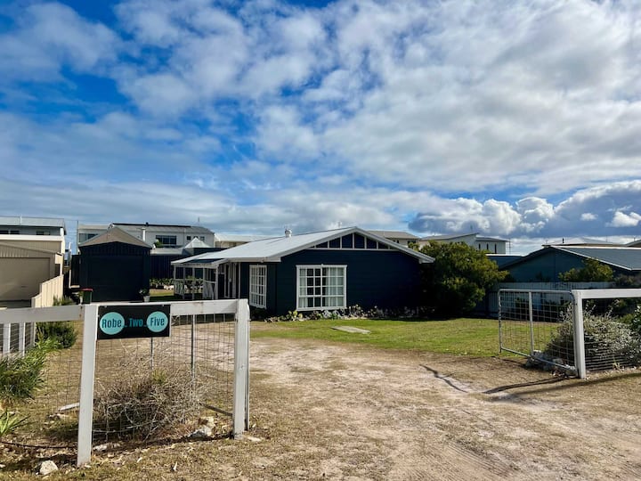 Robe Two Five - Pet Friendly Outside, Wifi, Wood F - Robe
