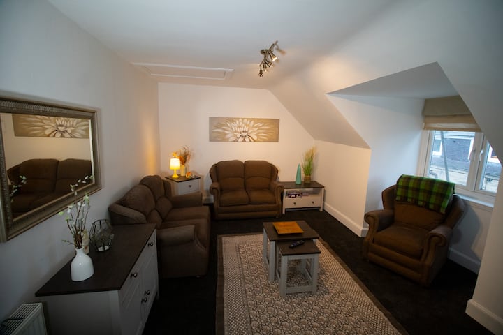 Beautify Refurbished Large 3 Bed Terrace - Hawick