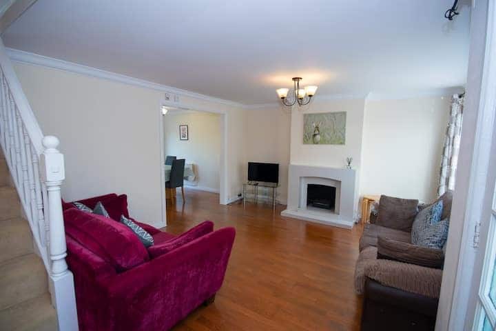 Stylish 3br Home With Easy City Access! - Bristol