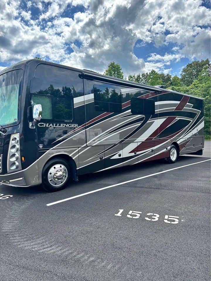 2022 Thor Motor Coach Challenger - Fredericksburg, VA