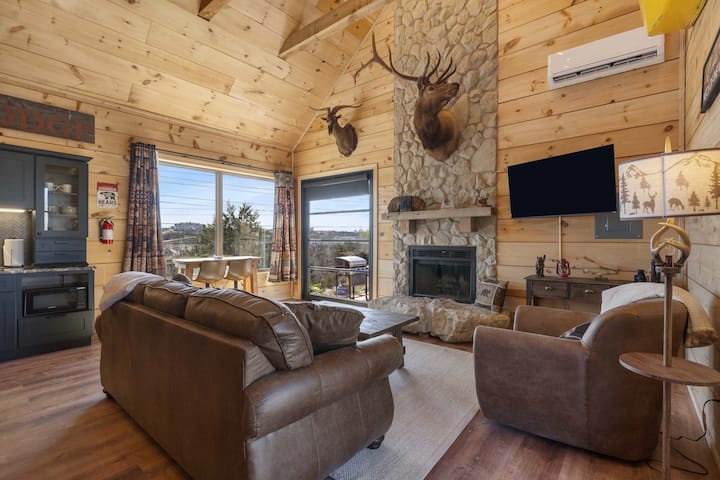 Elk Lodge – Cabin For 4! - Branson, MO