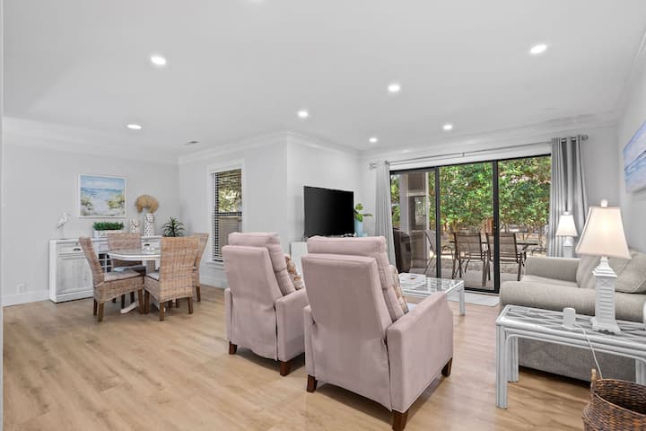 Renovated & Modern With Amenity Cards - Seabrook Island