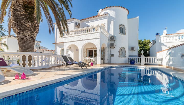 0037-cap Ras Maison Au Canal Avec Piscine Et Amarr - Empuriabrava