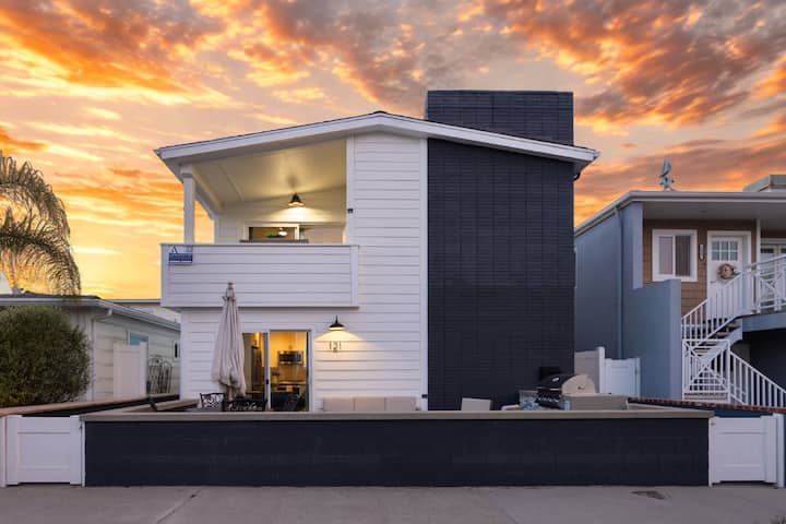 Sleeps 19 | Coastal Duplex - Walk To The Beach - Newport Beach, CA