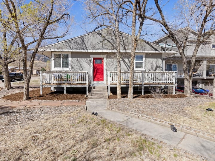 New Old Colorado City Retreat - Colorado Springs, CO