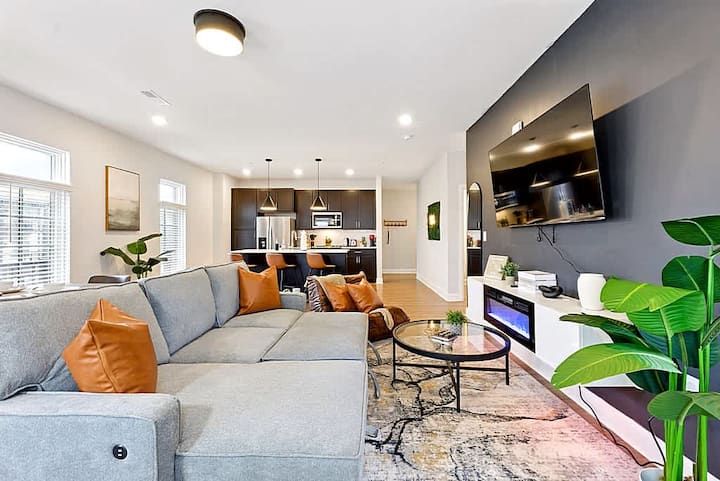 Carmelina Luxe 2br | Pool, Gym, Free Parking - Ohio State University, Columbus