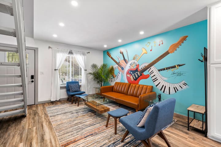 Cool Vibes Music Capital Soco Townhome! - Austin, TX