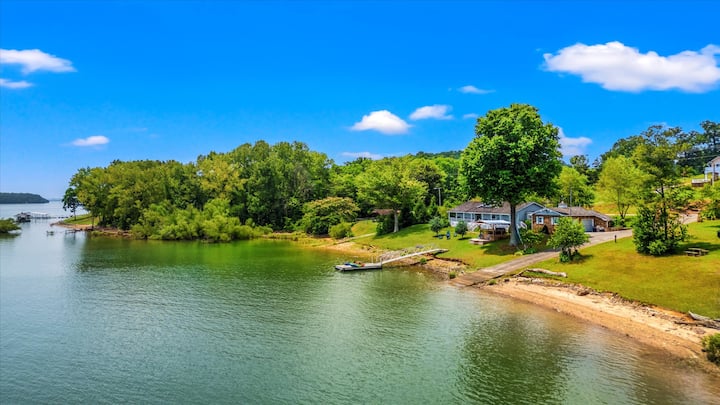 Lakefront Oasis- Steps To Water- Mountain Views - Dandridge, TN
