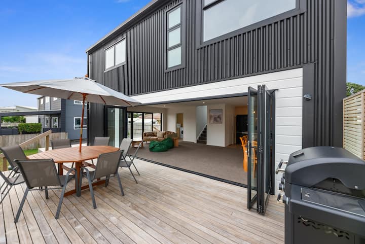 Edinburgh Escape - Waihi Beach Holiday Home - Waihi