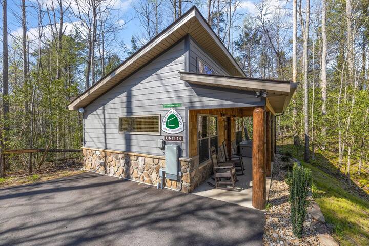Hot Tub + Fire Pit Micro Cabin 14 - Cosby, TN