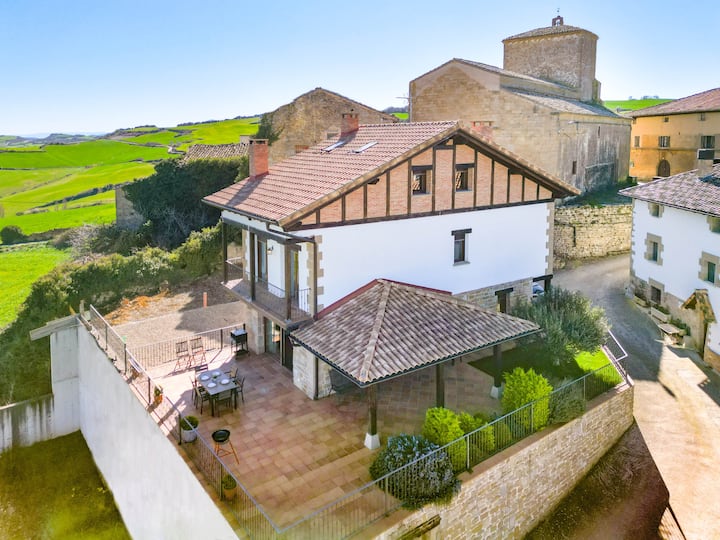 Gran Casa Rural Con Barbacoa Ideal Para Familias - Estella