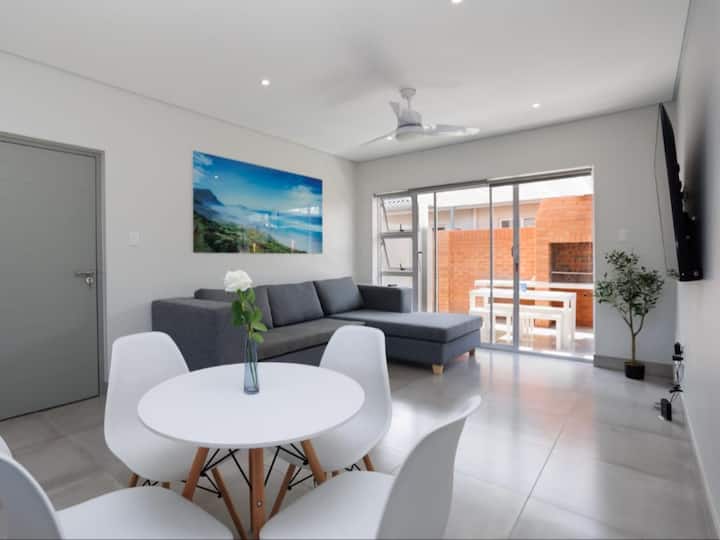 Stylish Family Home | Upmarket Lifestyle Centre - George