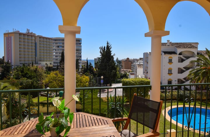 Ref: 253 - Two Bedroom Apartment With Pool Close T - Fuengirola