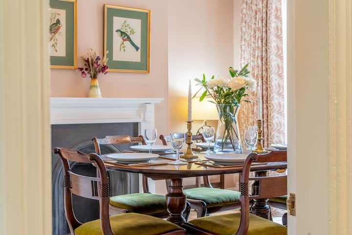 28 Queen Anne's Road - York