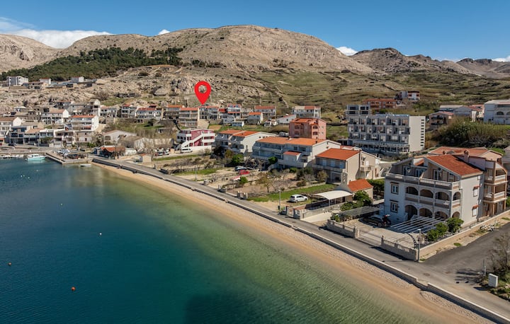 2 Bedroom Nice Apartment In Metajna - Karlobag