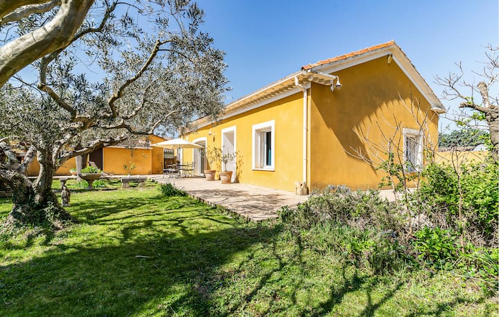 2 Bedroom Amazing Home In Noves - Eygalières