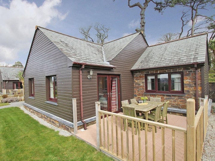 2br-sleeps4-pool-freeparking-trenythonestate - Cornwall
