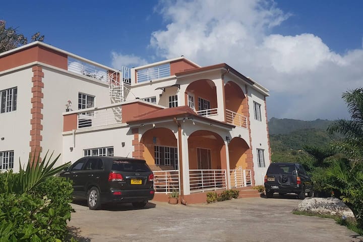 Beautiful 1-bed Apartment In Saint George's - Grenada