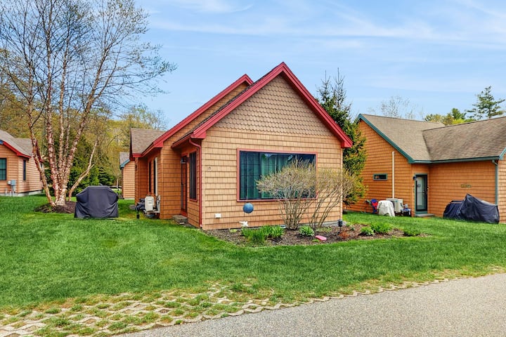 2br Charming Cottage With A Game Room, Pool & Loft - Wells, ME
