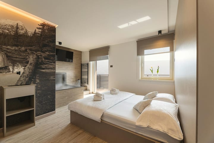 Wellness Retreat With Private Jacuzzi And View - Molveno