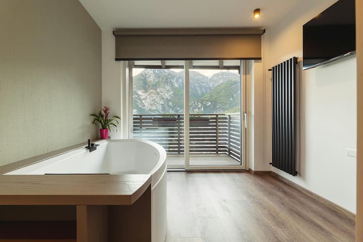 Suite Wellness Retreat With View, Sauna & Jacuzzi - Molveno
