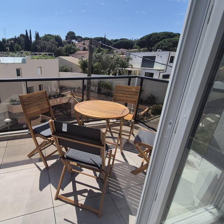 Appartement Avec Terrasse Proche De La Plage - La Mole
