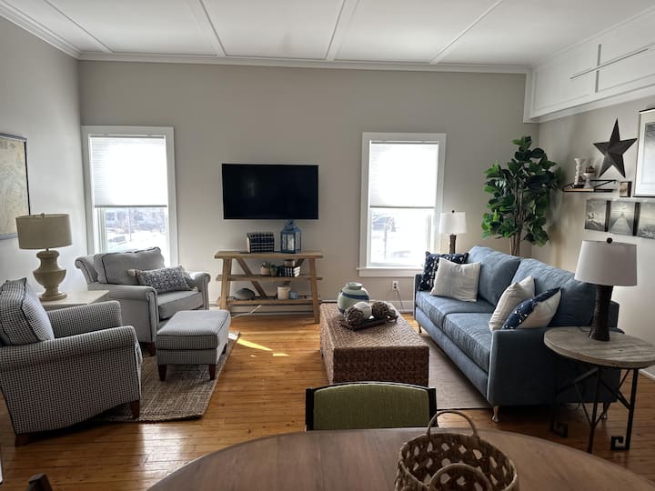 Luxury 2 Bed Apt In Northport! Walk To Everything - Leelanau State Park, Northport
