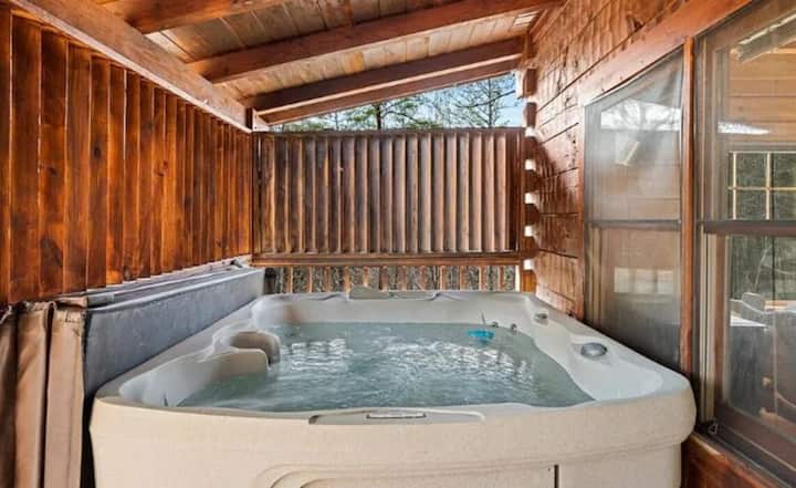 5br Cabin W/ Hot Tub, Pool Table & Views - Gatlinburg, TN